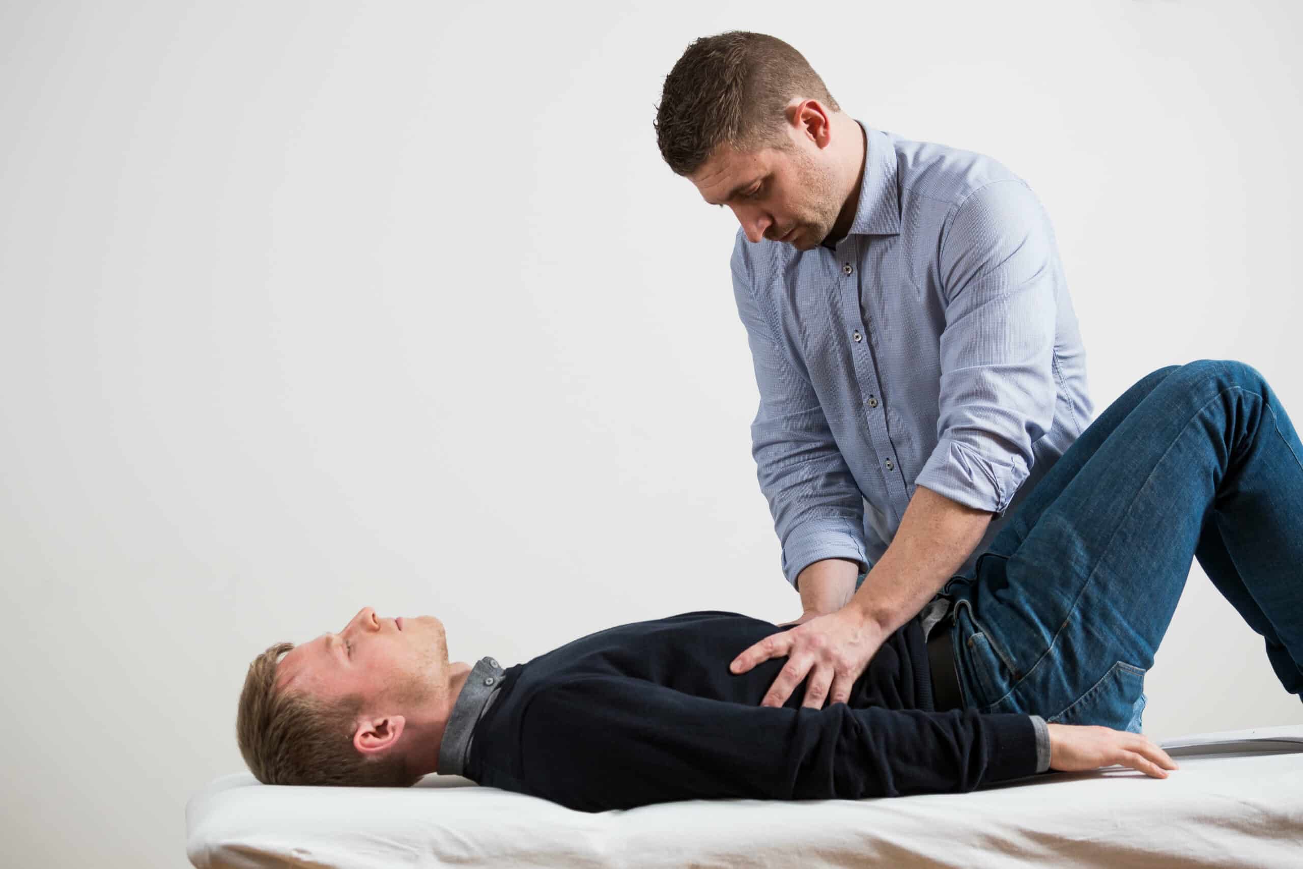 Menstruationssmerter » Årsager, råd & behandling. Book tid online.