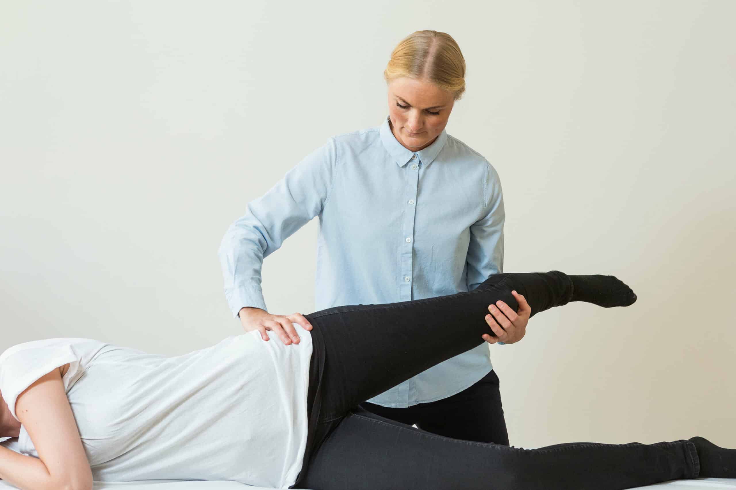 Mavesyre » For meget mavesyre? Årsager & behandling. Book tid online.